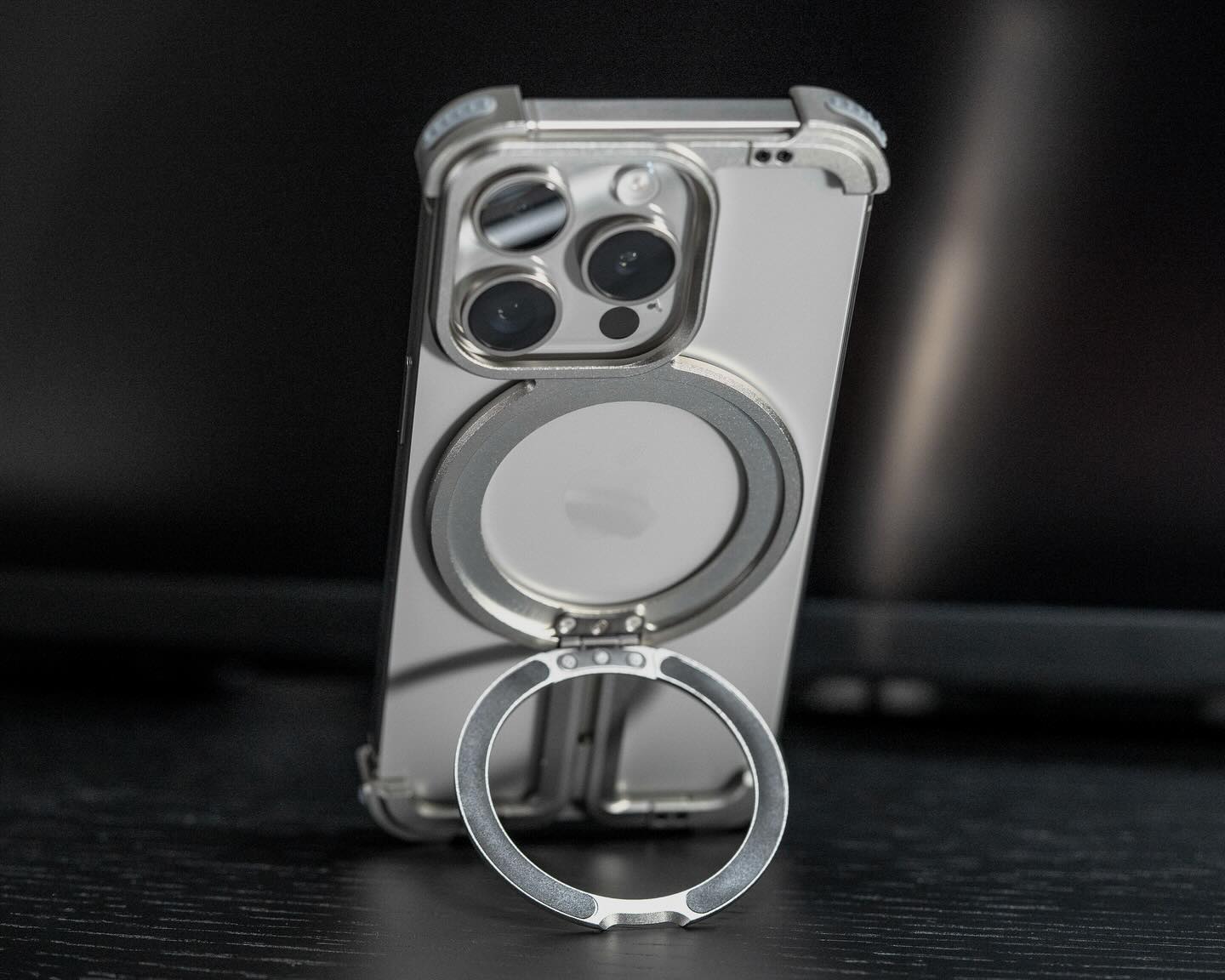 ZEERA Aluminum Alloy MagSafe Kickstand Cooling Case: Featuring a Futur